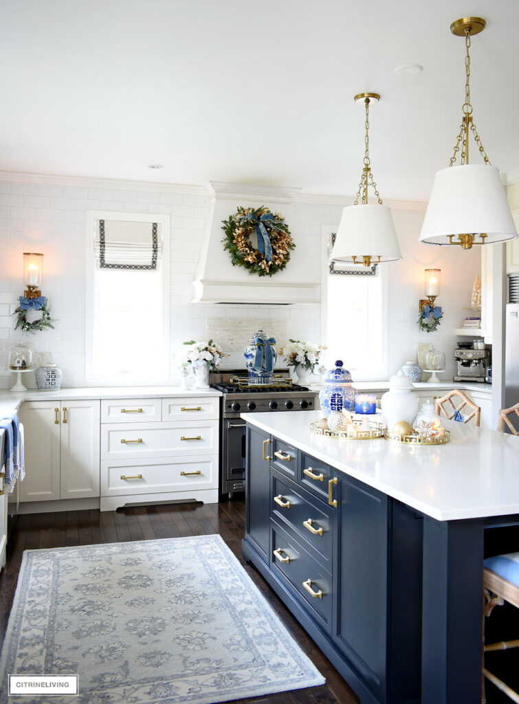 CHRISTMAS KITCHEN DECOR IN BLUE AND GOLD