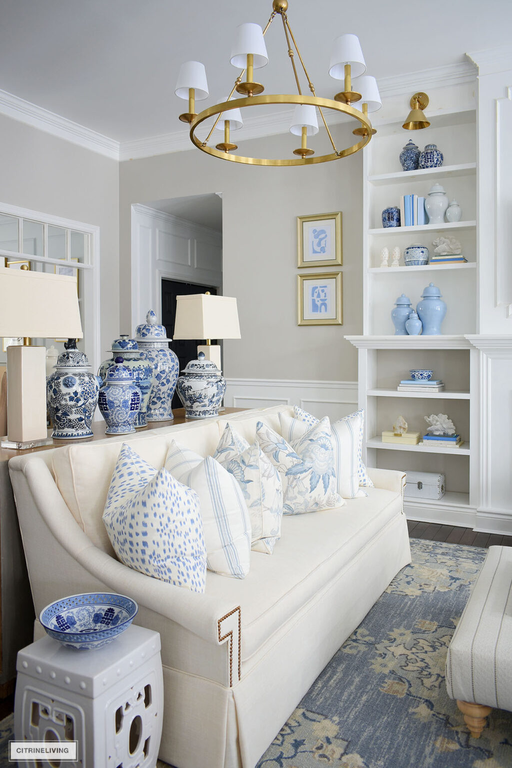 LIVING ROOM SPRING DECOR IN BLUE + WHITE | CITRINELIVING
