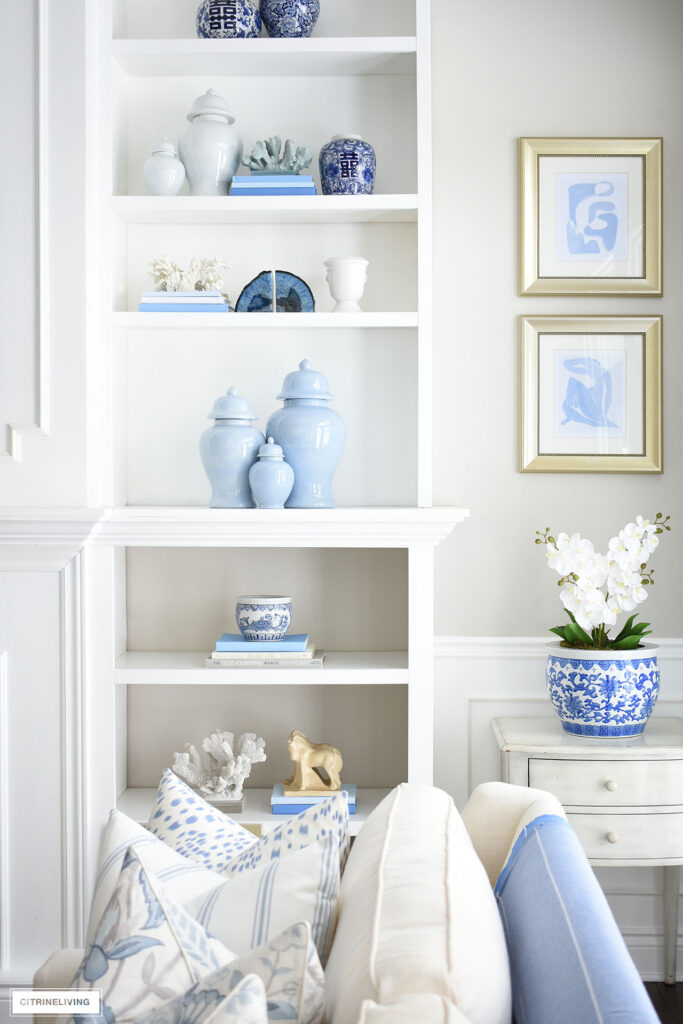 LIVING ROOM SPRING DECOR IN BLUE + WHITE | CITRINELIVING