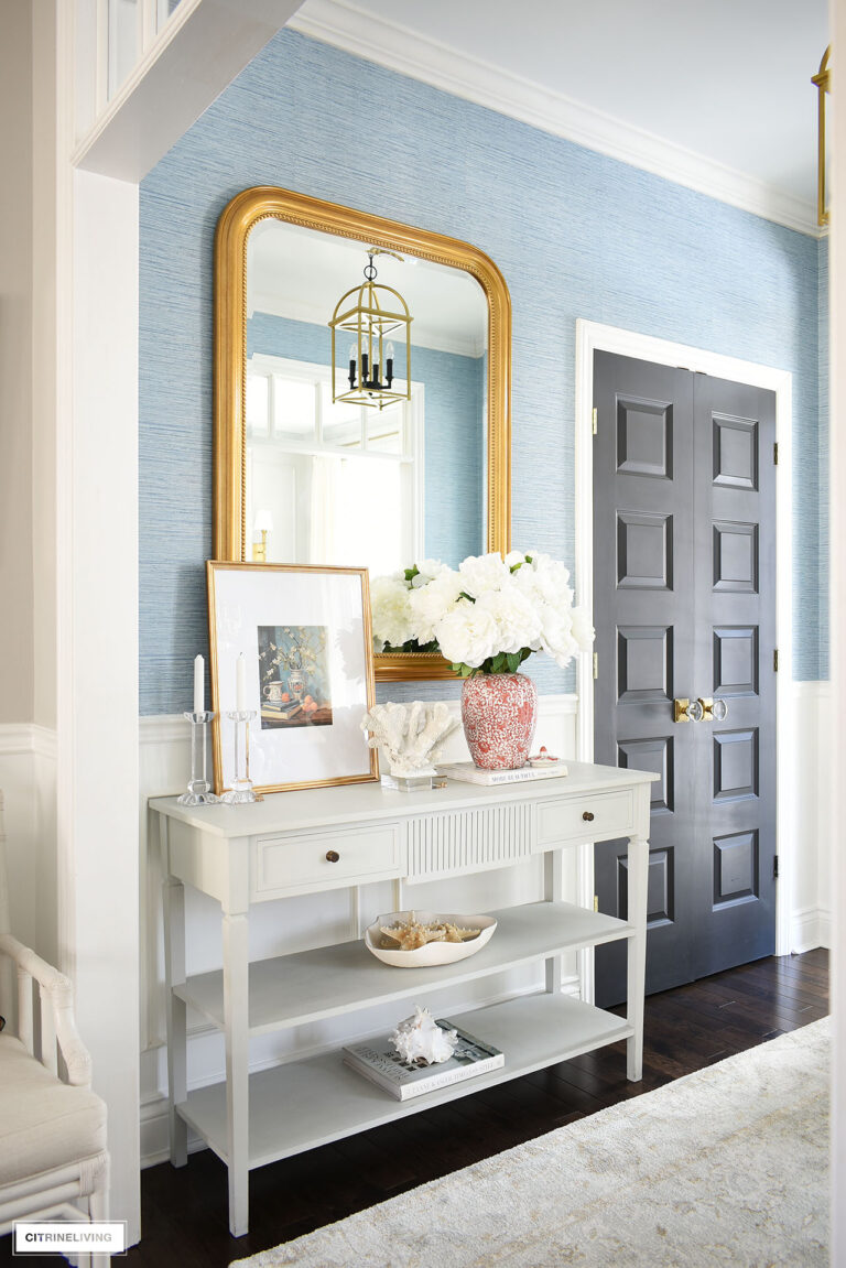 COLORFUL ENTRYWAY DECORATED FOR SPRING - CITRINELIVING