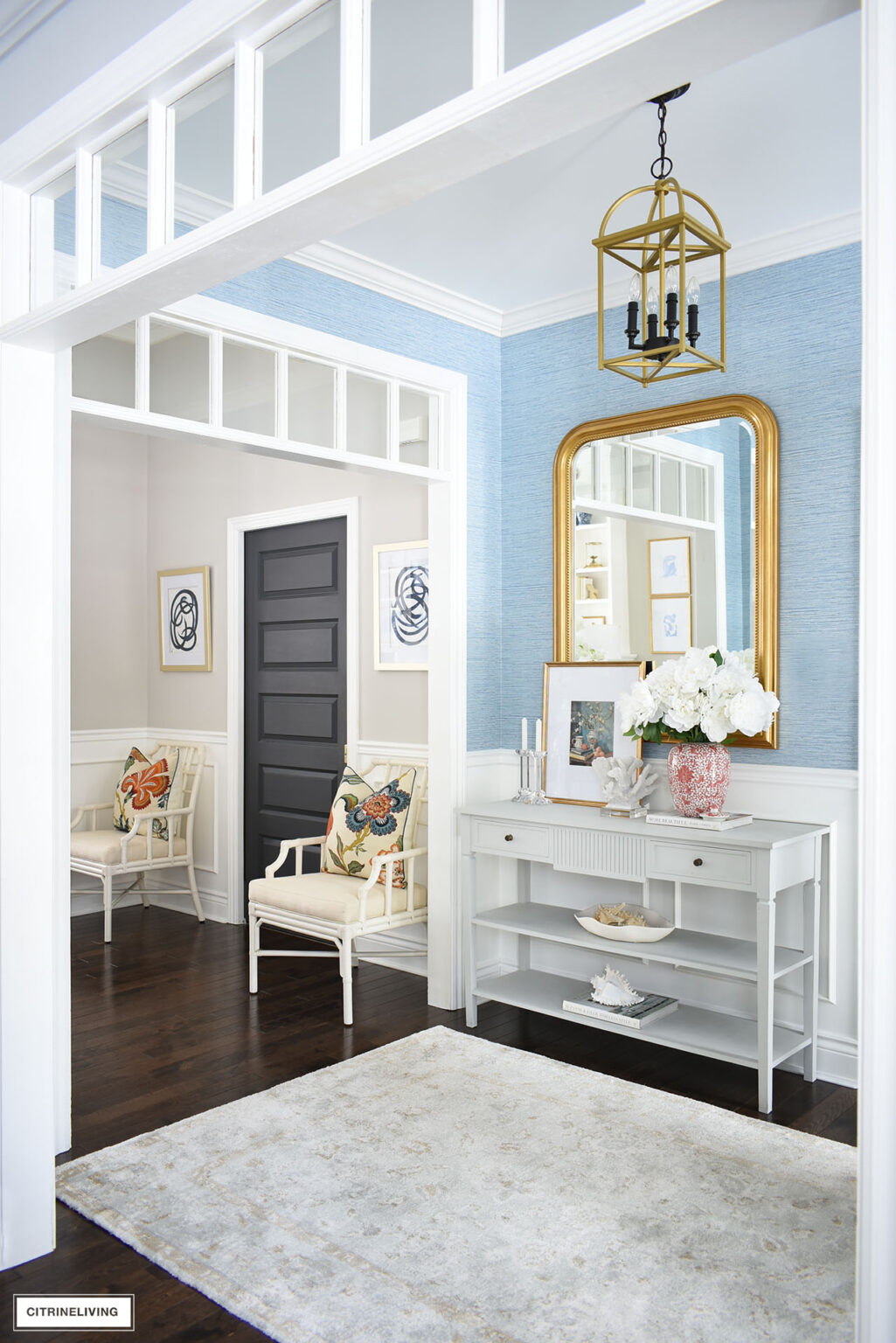 COLORFUL ENTRYWAY DECORATED FOR SPRING - CITRINELIVING