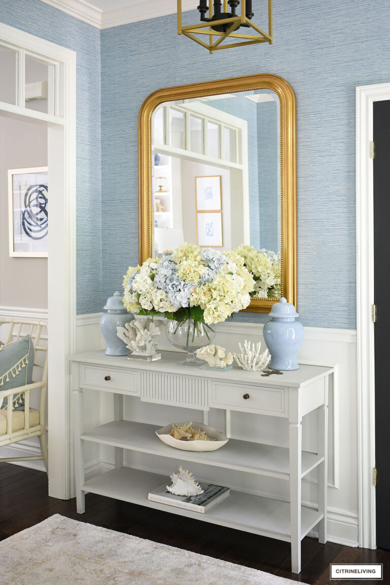 SIMPLE, CHIC SUMMER ENTRYWAY DECOR - CITRINELIVING