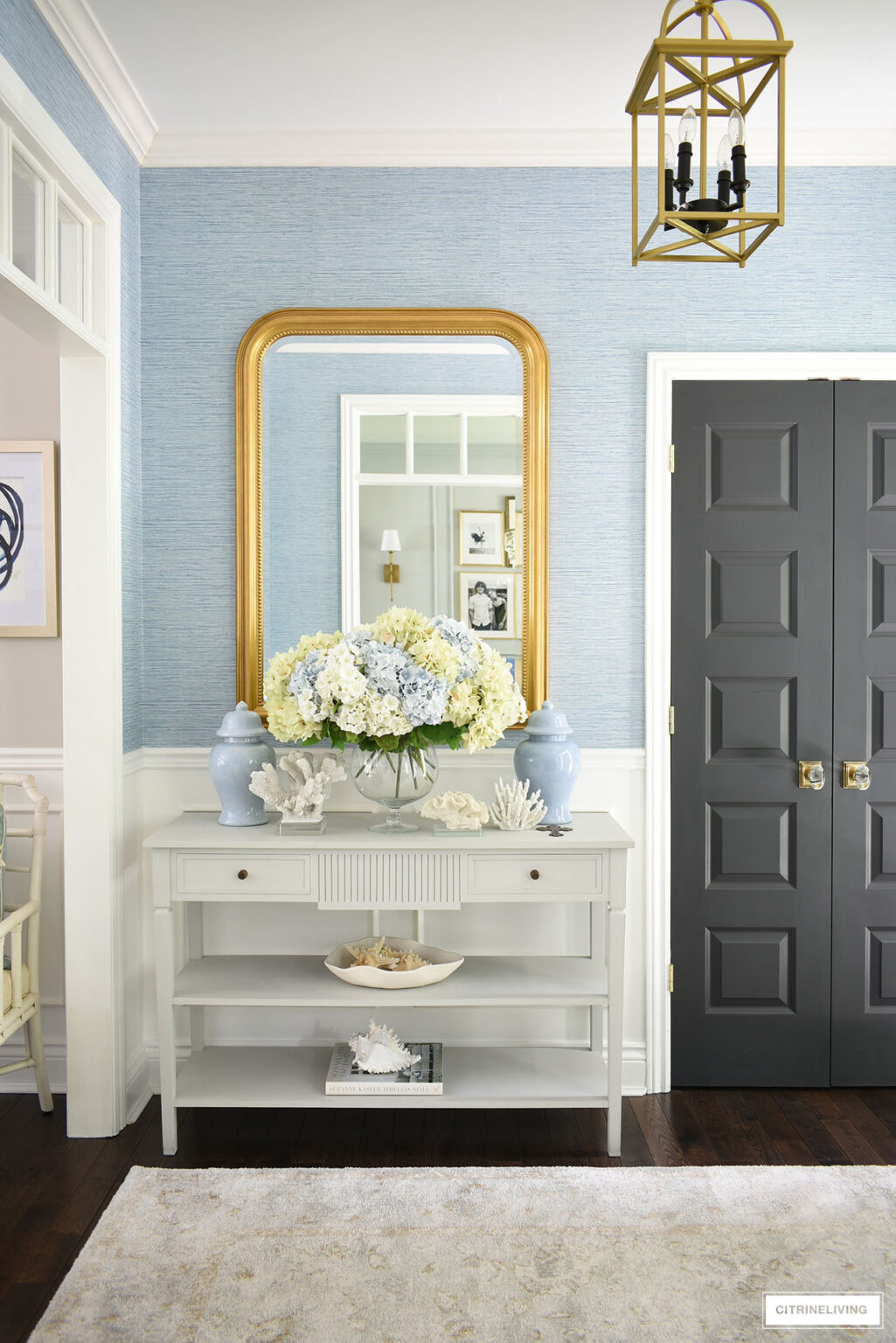 SIMPLE, CHIC SUMMER ENTRYWAY DECOR - CITRINELIVING