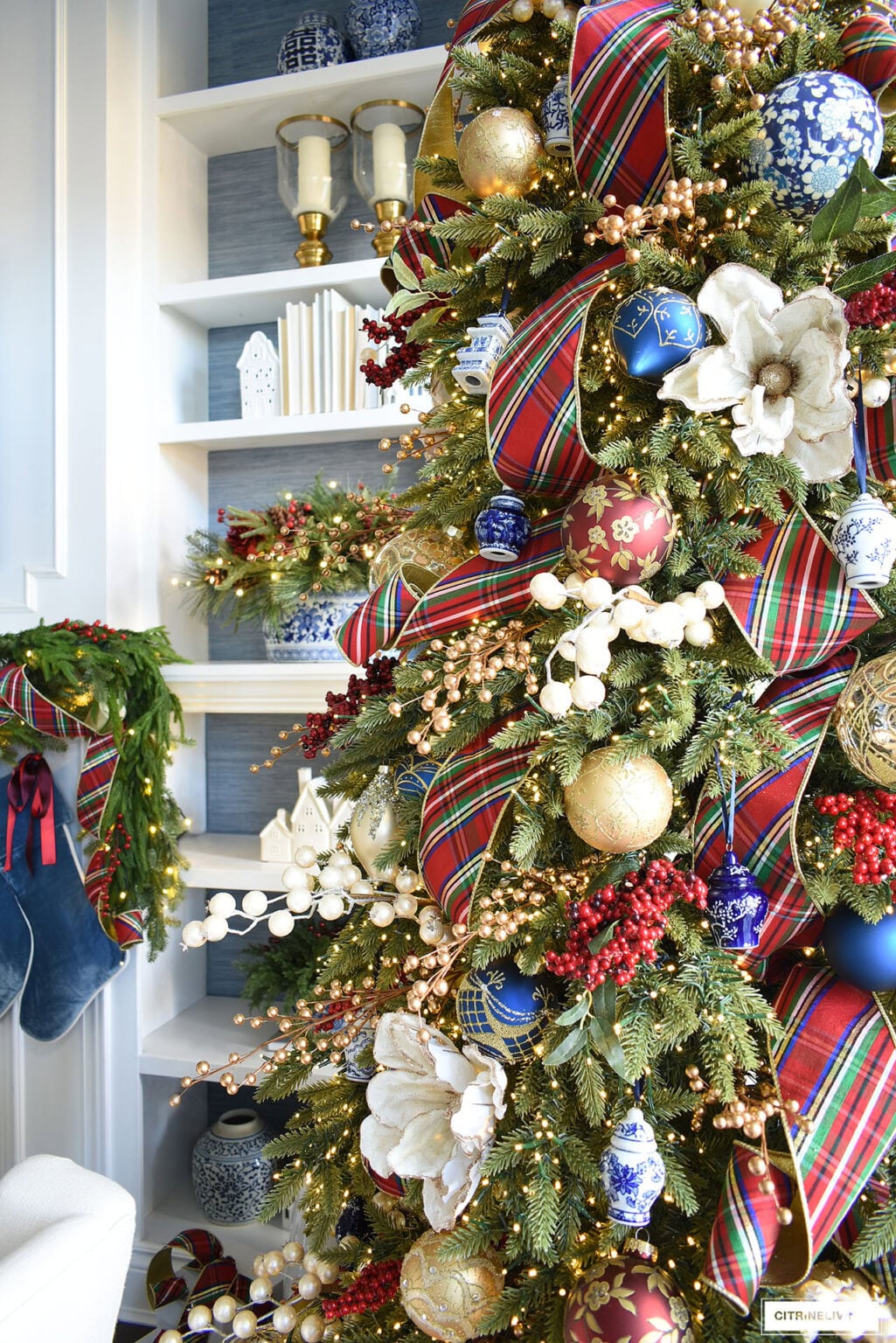 TRADITIONAL CHRISTMAS TREE | CITRINELIVING