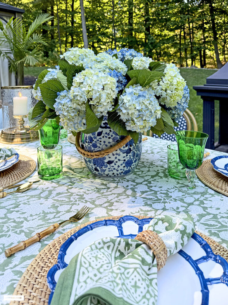 Outdoor Summer Tablescape with Hydrangeas | CitrineLiving